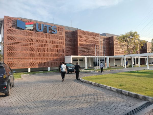 Penerimaan Mahasiswa Baru (PMB) Universitas Teknologi